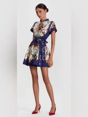 Alice + Olivia | Dresses | Alice Olivia Blue And White Floral Belted ...